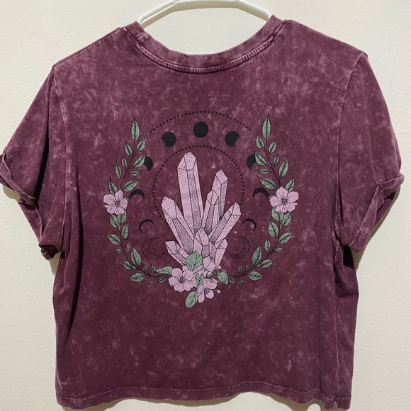 vibe’n | Tops | Cute Crystal Inspired Crop Top | Poshmark